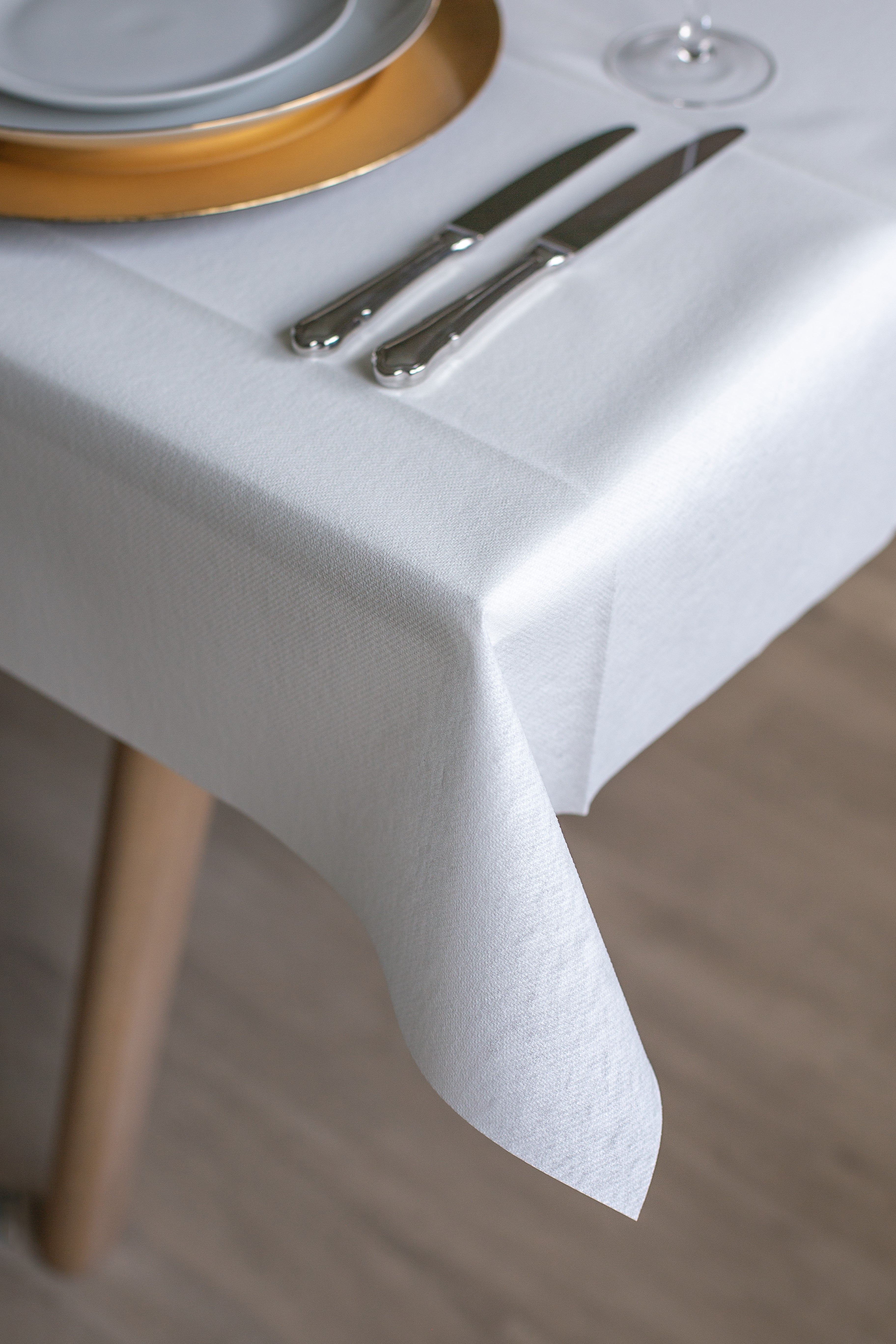 White Paper Table Covers 90cm x 90cm – McNeill Hotelware
